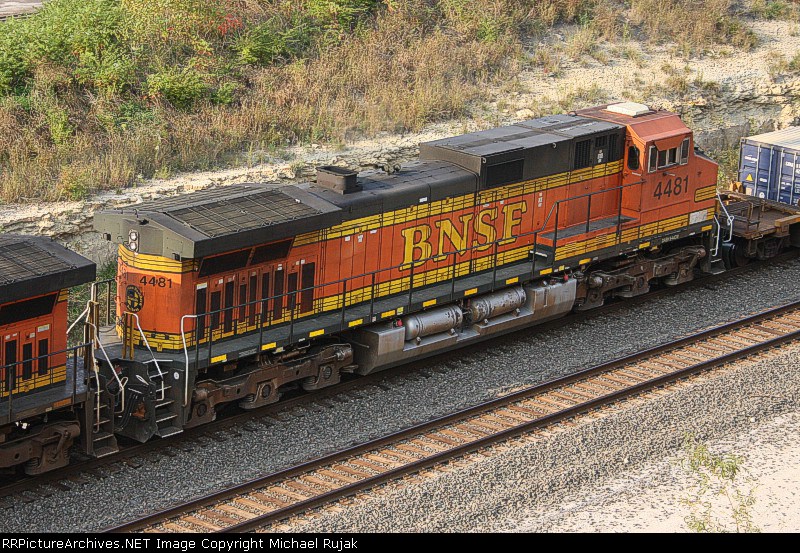 BNSF 4481